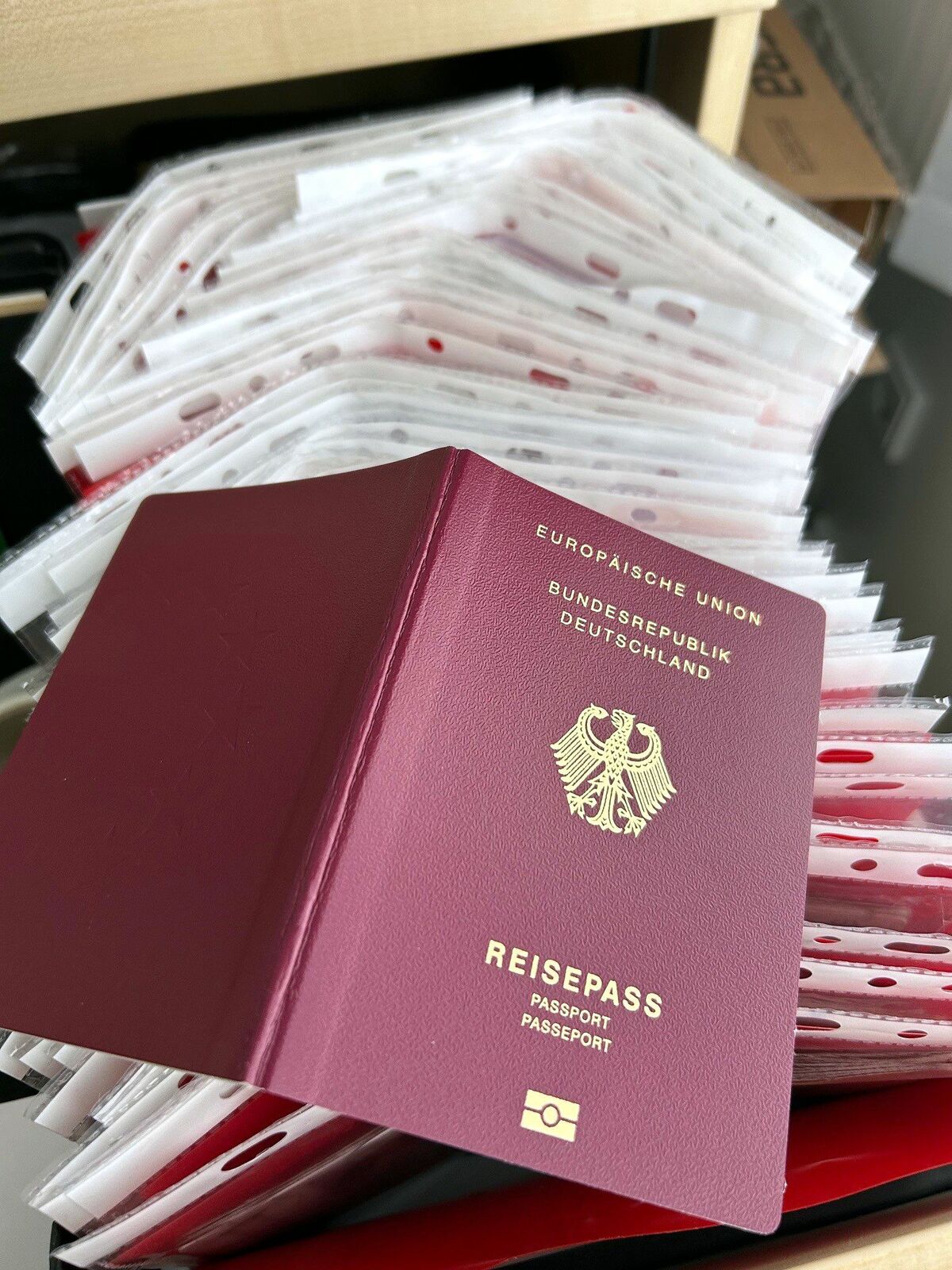 Sind Personalausweis und Pass noch gültig?